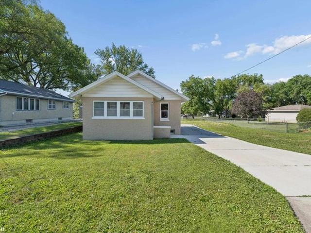 825 15th St SE, Mason City, IA 50401