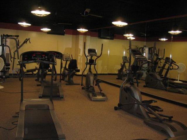 $825 / 1br 791ft² HUGE 1Br Special in Hyde Park! Hyde Park map