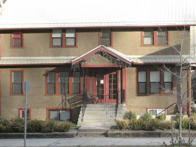 $825 / 2br Classic Grad Student/Vet/Professional Grand Avenue map