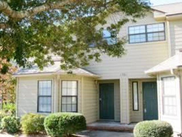 $825 / 2br Tara Court 1701 41st Street Unit C Wilmington