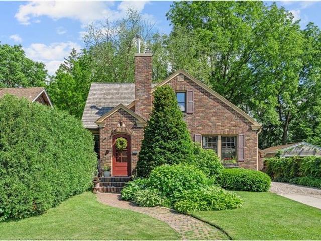 825 5th Ave SW, Faribault, MN 55021