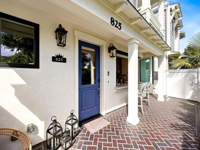 825 9th St, Coronado, CA 92118