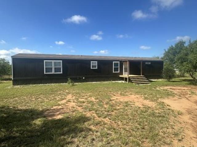 825 County Road 640, Hondo, TX 78861