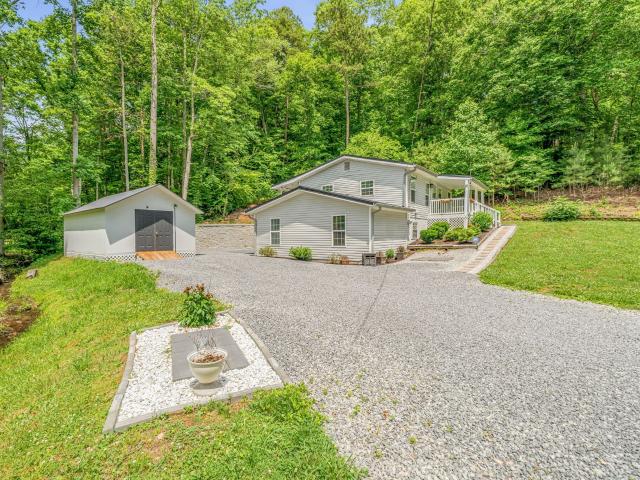 825 County Road 82