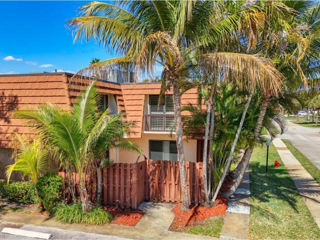 825 Center St, Unit 9A, Jupiter, FL 33458 | MLS #R11167 | Compass