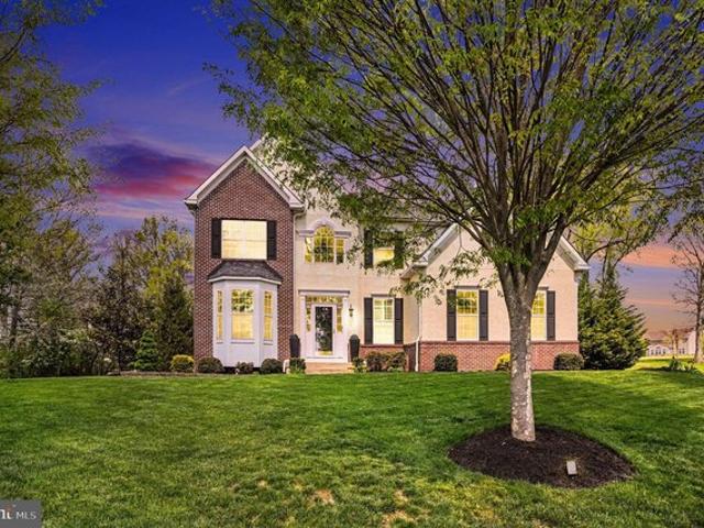825 Clubhouse Dr, Harleysville, PA 19438