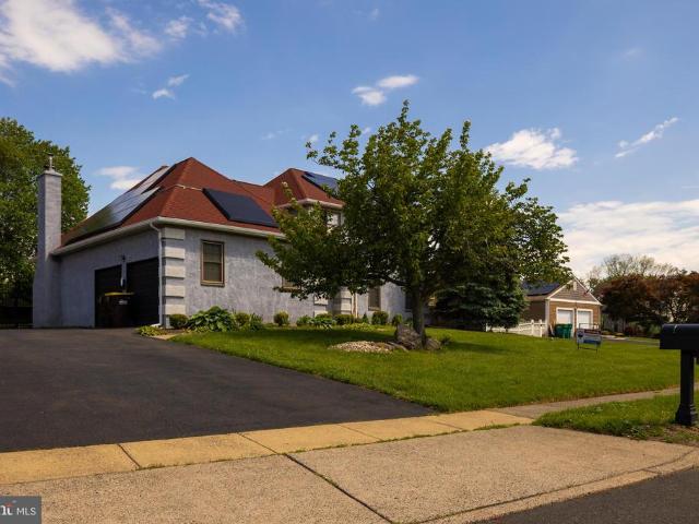 825 Cliff Road