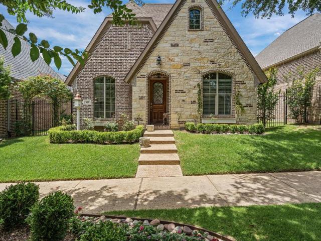825 Cloister Way