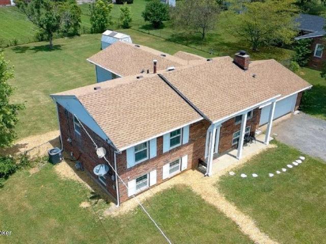 825 Crocus Dr