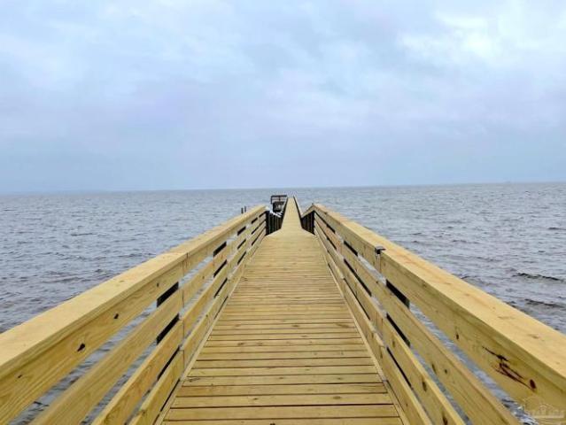 825 Bayshore Dr 403, Pensacola, FL