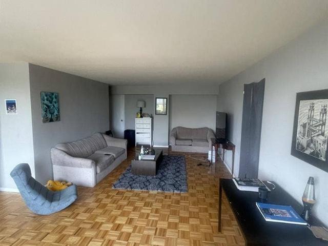 825 bedroom available