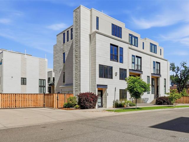 825 Bellaire Street