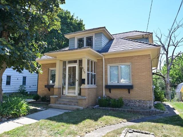 825 Buena Vista Ave, Waukesha, WI 53188