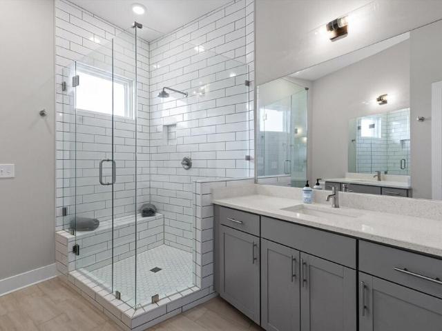 825 Burnside Place