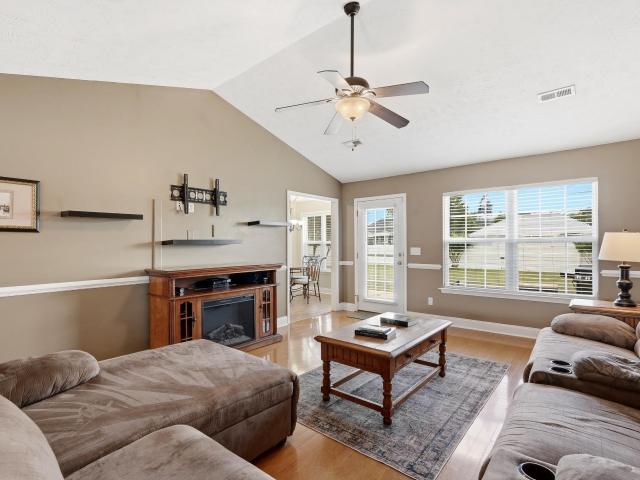 825 Golden Eagle Dr