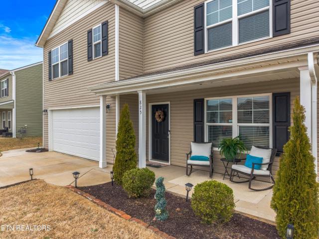 825 Green Meadow Dr