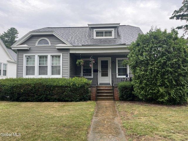 825 Dean St, Schenectady, NY 12309