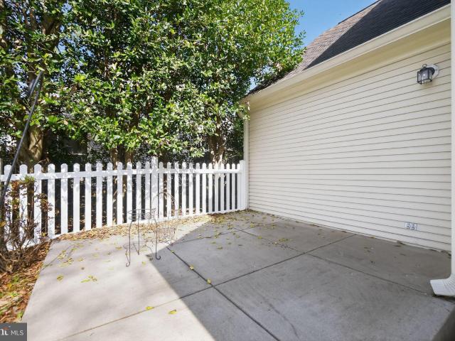 825 Dunbrooke Ct, Frederick, MD 21701 | MLS #MDFR2079 | Compass