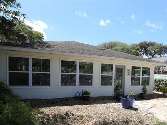 825 E 23rd Ave, New Smyrna Beach, FL 32169