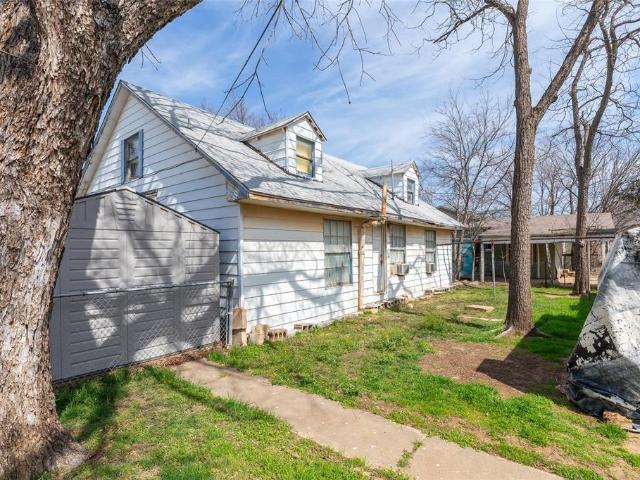 825 E N 13th St, Abilene, TX 79601 | MLS #21223 | Compass