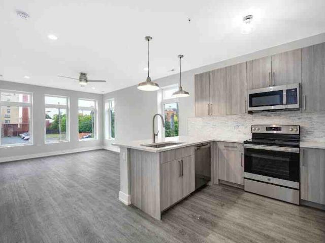 825 East 61st Street 2 Bedroom Apartment for Rent at 821 E 61st St, Chicago, IL 60637 Woodlawn