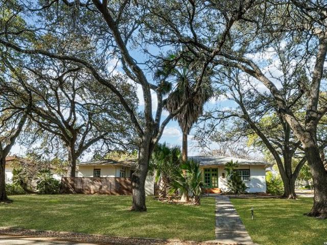 825 Eventide Dr, Terrell Hills, TX 78209