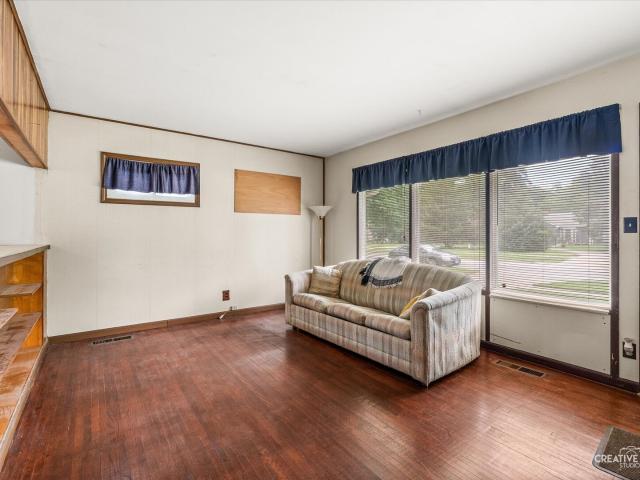 825 Foran Lane