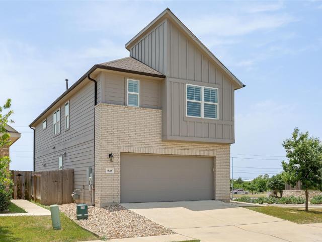 825 Fortrose Ter