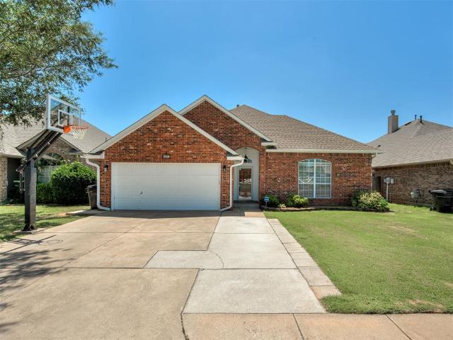 825 Oak Creek Drive