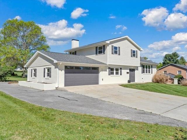 825 N 18th St, Wytheville, VA 24382