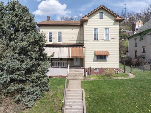 825 North Ave, Braddock, PA 15104