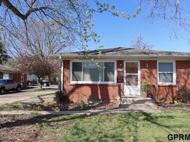 825 827 S 40th St, Lincoln, NE 68510