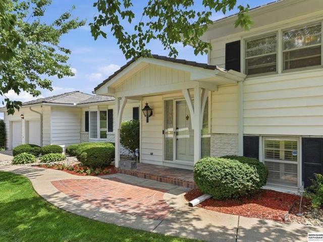 825 S 113th St, Omaha, NE 68154