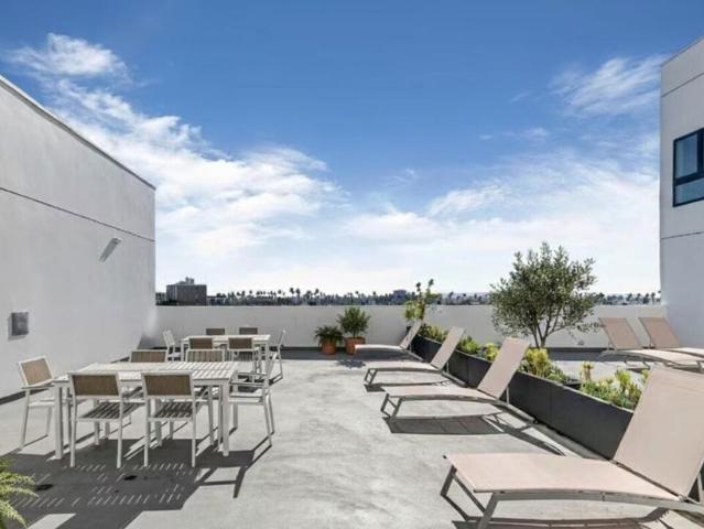 825 S Coronado Street 305