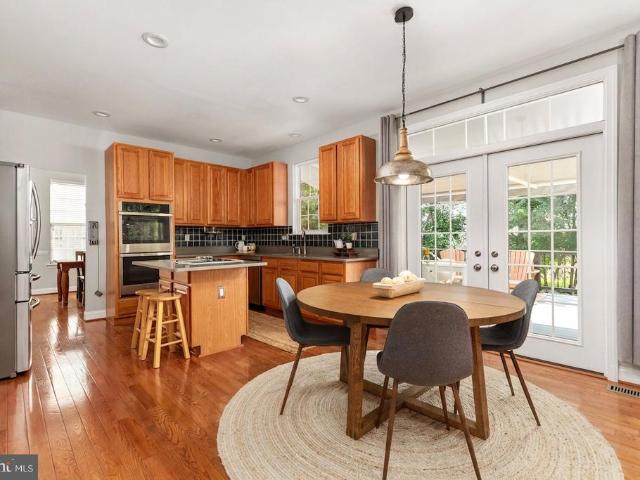 825 Santmyer Drive SE