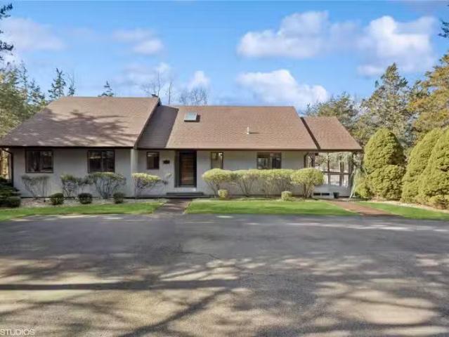 825 Sebastian's Cove, Mattituck, NY 11952
