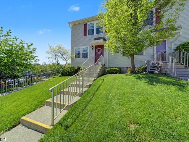 825 Sierra Dr