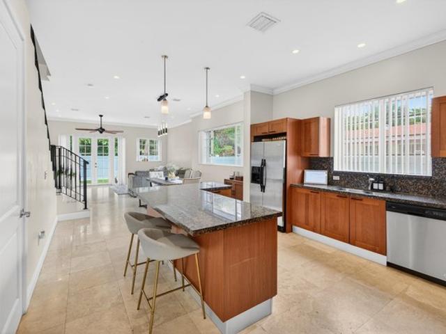 825 SW 12th St, Fort Lauderdale, FL 33315