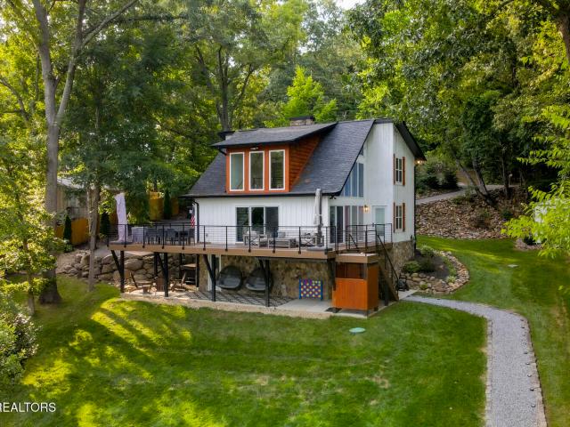 825 Plainview Drive