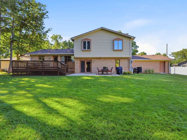 825 Queenswood Court