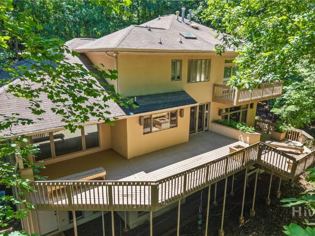 825 Riverbend Parkway