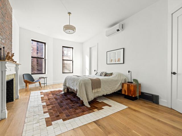 825 Riverside Drive | Compass