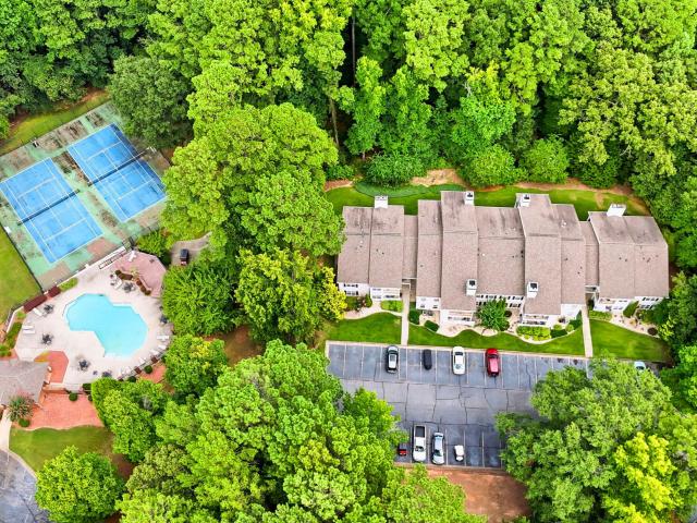 825 Ridgefield Drive