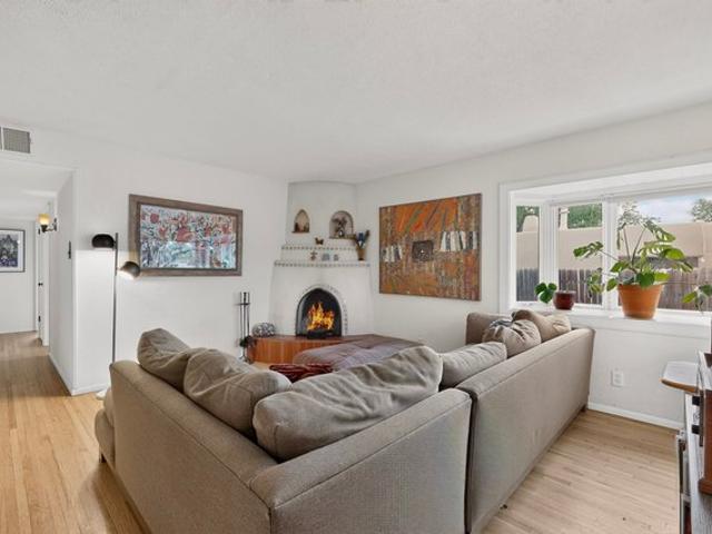 825 Rio Vista St, Santa Fe, NM 87501