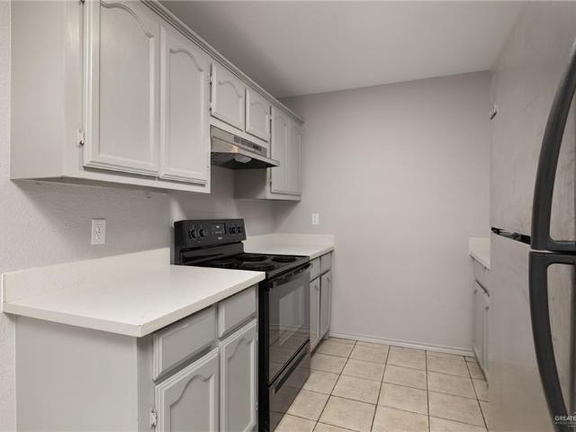 825 W 1st Street 4