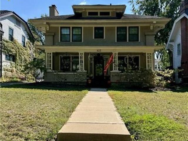 825 W Gregory Blvd, Kansas City, MO 64114