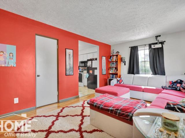 825 W Lake Lansing Road