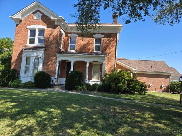 825 W Locust Street