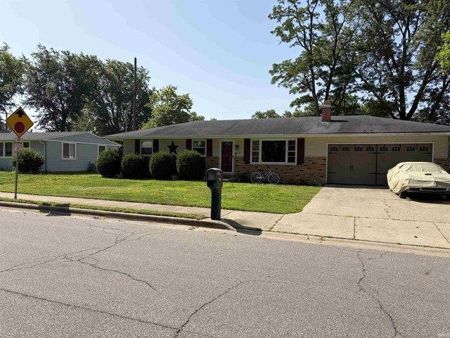 825 W Lowell Ave, Mishawaka, IN 46545