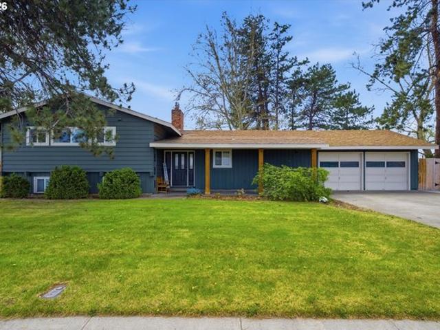 825 W Ridgeway Ave, Hermiston, OR 97838